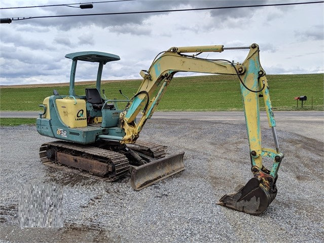 Yanmar B37-P, B37-PR, B37-C, B37-CR Crawler Backhoe Parts Catalog Manu ...